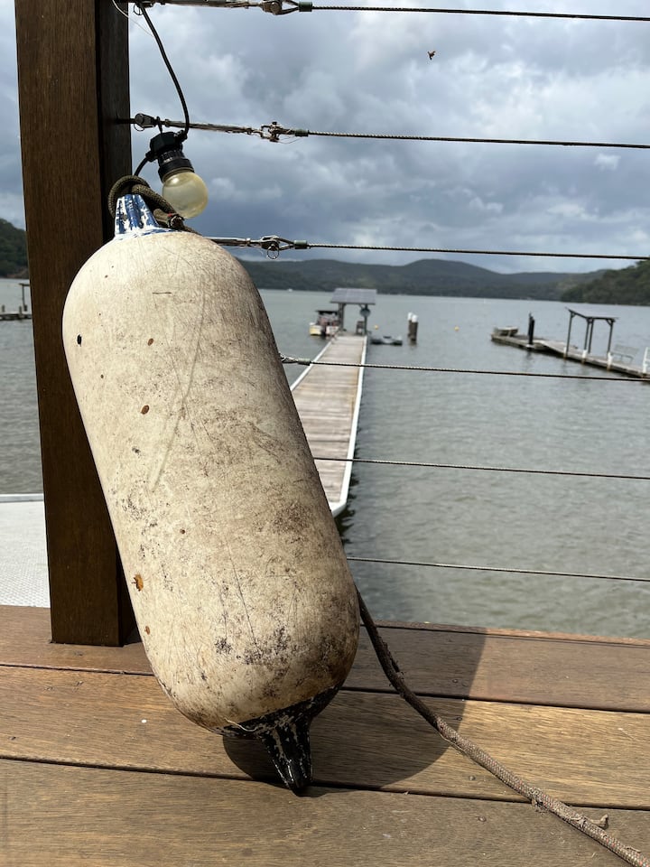 Bo's @ Cogra *Boat Access Only* - Dangar Island