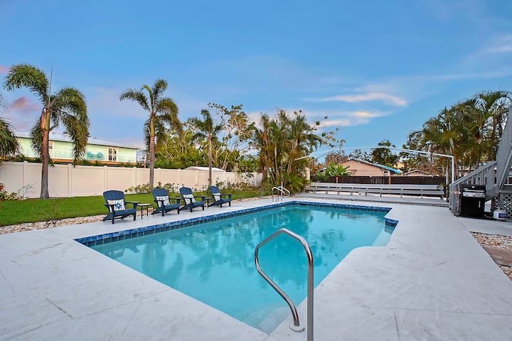 Dreamy Christmas Getaway – Heated Pool, Near The B - Anna Maria, FL