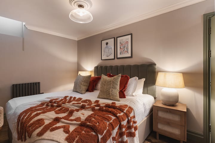 Your Apartment | Cotham Arms - Studio - Bristol