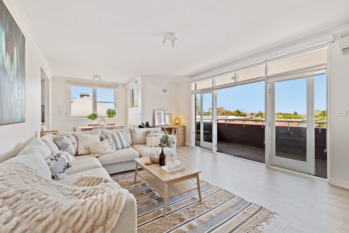 Stylish Coastal Home Close To Bondi & Tamarama - Randwick