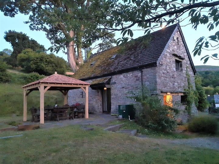 2 Bed In Llangattock (42920) - Crickhowell