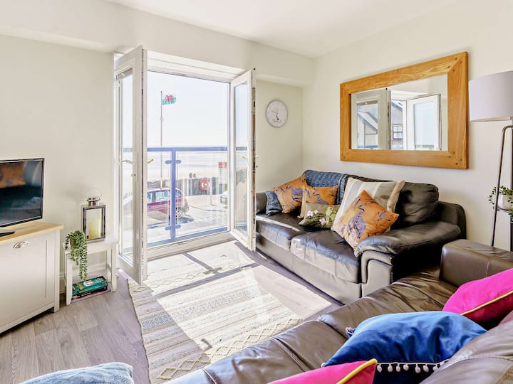 3 Bed In Pendine (82383) - Laugharne