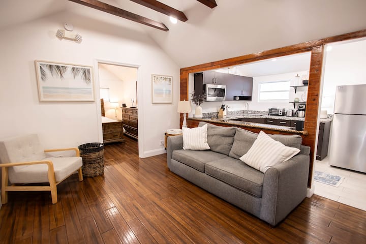 The Caroline Suite | 1 Bedroom Condo W/shared Pool - Key West, FL