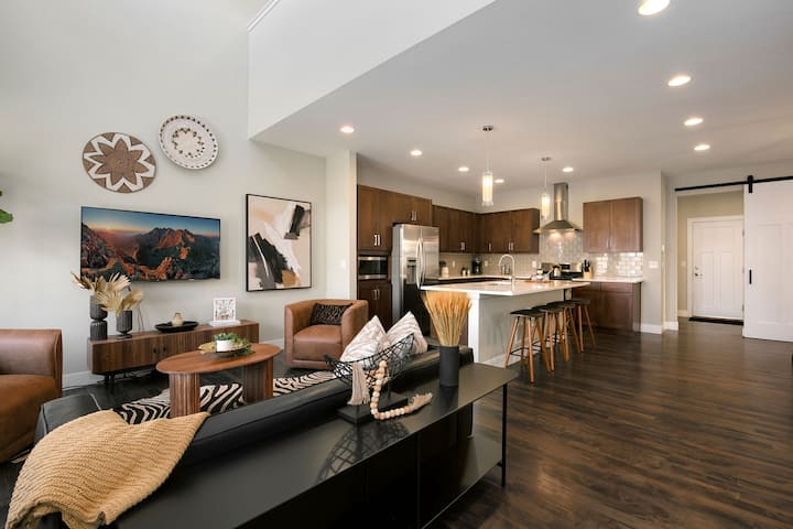 Exquisite Home By Old Town - Steps From Poudre Trl - Fort Collins, CO