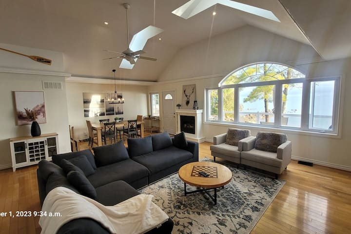 Seasons By The Bay! Waterfront Views! - Collingwood