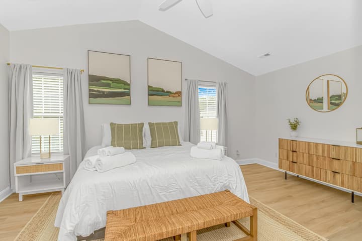 4-min Walk To Ocean|2 King Suites|beach Retreat - Myrtle Beach, SC