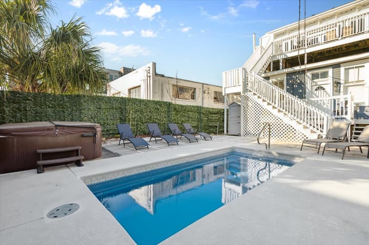 The Hall House, Forsyth | Private Pool & Hot Tub! - Savannah, GA