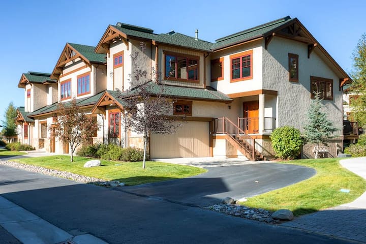 4br | Pool | Hot Tub | Fireplace | Deck | W/d - Steamboat Springs