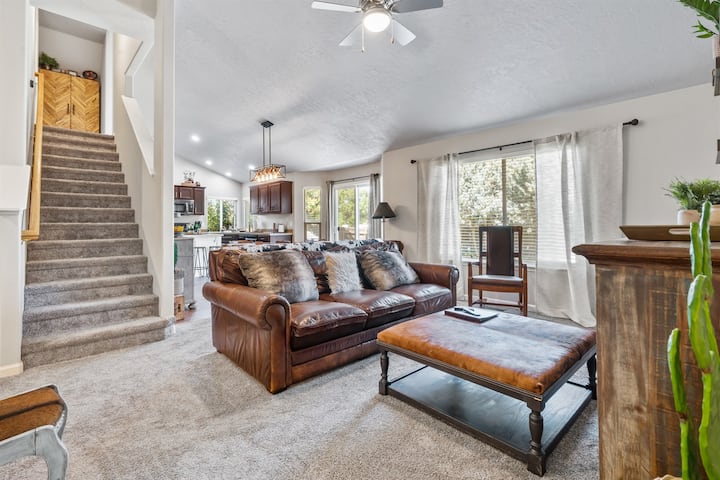 Southwestern Nampa Bunk House, Osbourne Park - Nampa, ID