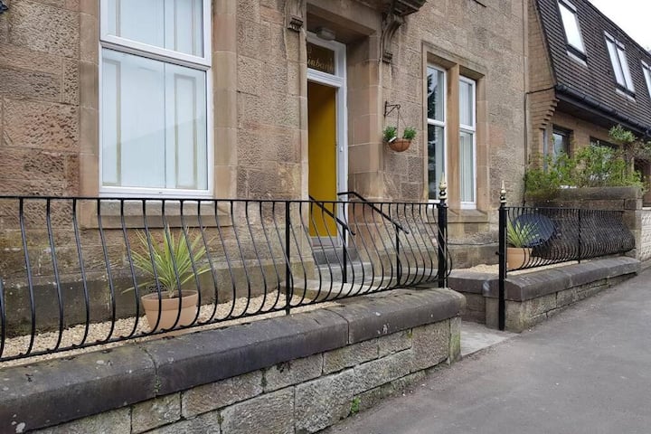 Snug - Fountain Bank Apartment - Helensburgh, UK