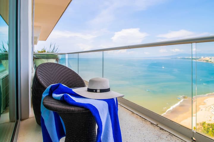 Peninsula Oceanview Condo, Spatub, Private Balcony - Puerto Vallarta
