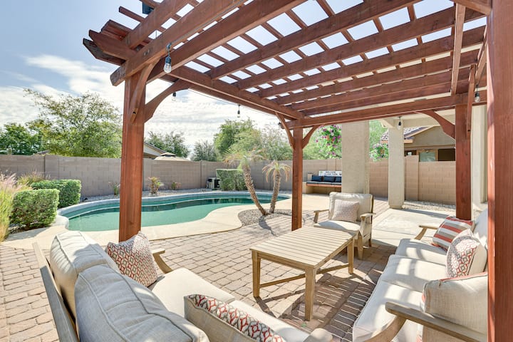 Shop, Golf & Hike: Surprise Group Getaway W/ Pool! - Surprise, AZ
