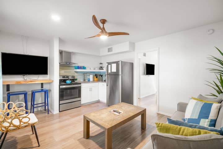 New! Modern King Suite | Steps To The Beach! - Clearwater Beach, FL