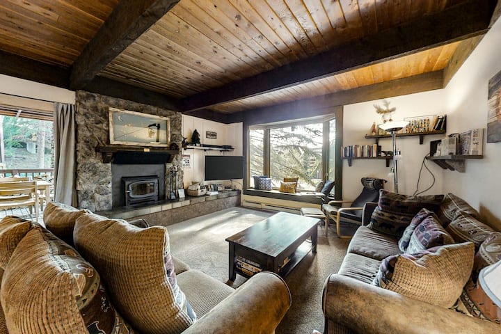 Walk To Lifts 1br Mountainview | Balcony - Steamboat Springs, CO