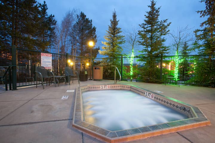 2br Forest-view | Balcony | Hot Tubs | Firepit - Steamboat Springs, CO