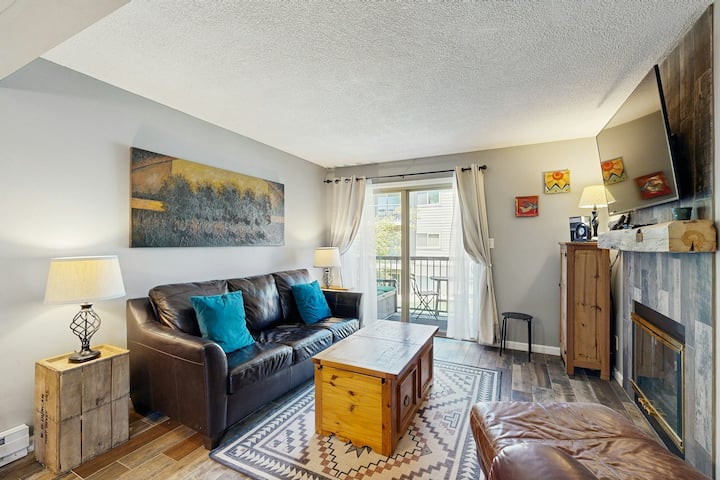 Beautiful 2br 2nd-floor | Balcony | Pool - Steamboat Springs, CO