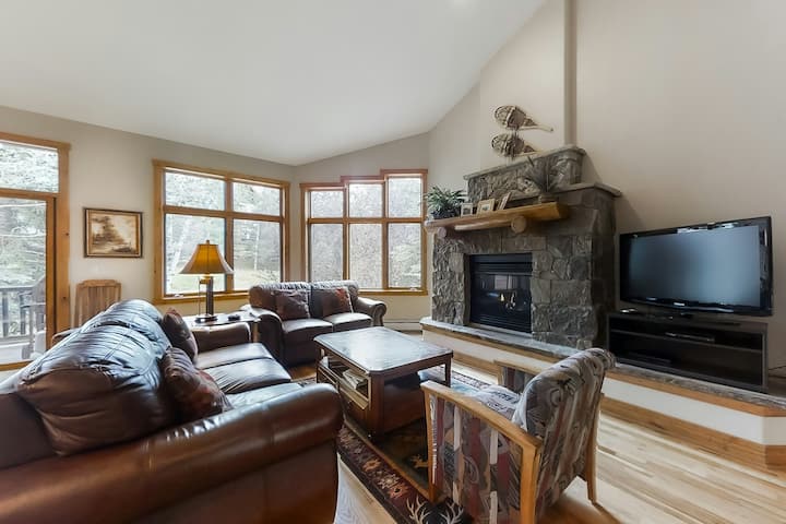 Walk-to-lift 4br Mountainview | Pool | Hot Tub - Steamboat Springs