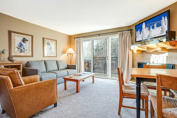 Enchanting 1br 2nd-floor | Balcony | Pool - Steamboat Springs, CO
