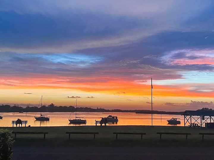 Summer Bay Sunsets - Tea Gardens