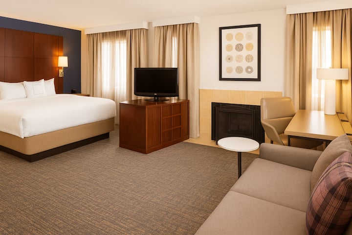 Relax In Brentwood In A Suite & Visit Nashville! - Brentwood, TN