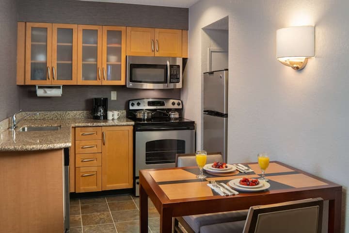 Cozy Stay W/free Breakfast, Near Nashville Sights! - Brentwood, TN
