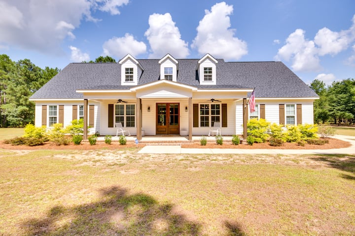 Stylish Hephzibah Home W/ Fire Pit & Theater Room! - Augusta, GA