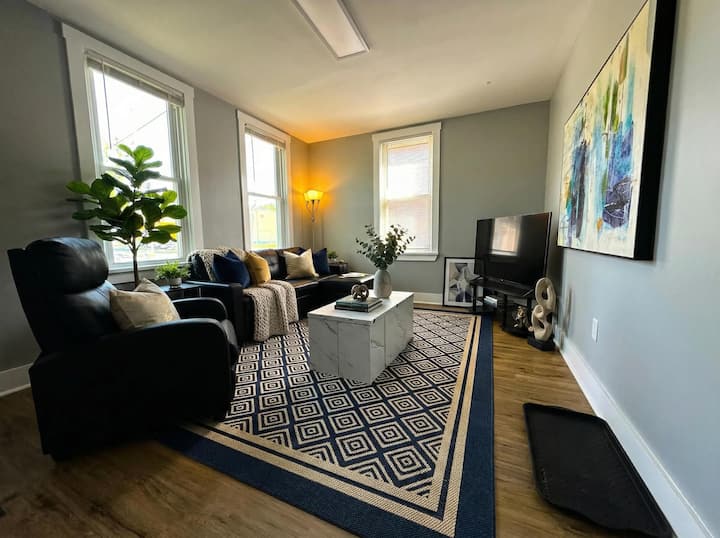 Cozy Unit, King Bed & Laundry - Wilmington, DE