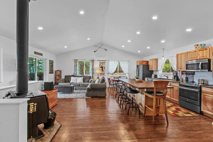 Lakeview Terrace Retreat With Hot Tub - Farragut State Park, Athol