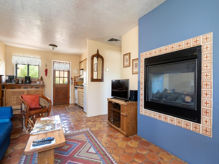 Rio Vista Casita | Minutes From Downtown! - Santa Fe