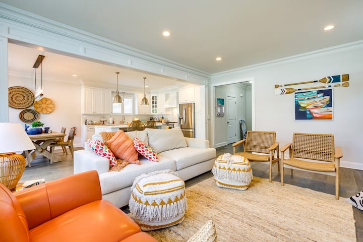 Sleek Long Branch Vacation Rental W/ Pool + Patio! - Long Branch, NJ
