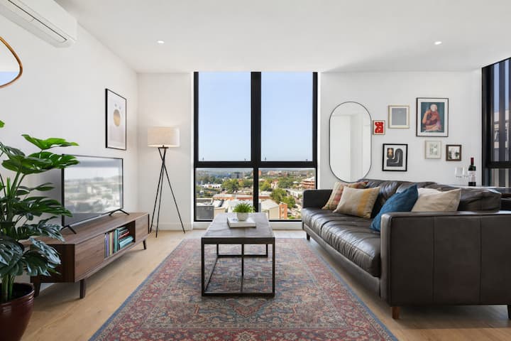 Stylish Mid Century Apt W/ Views - Richmond