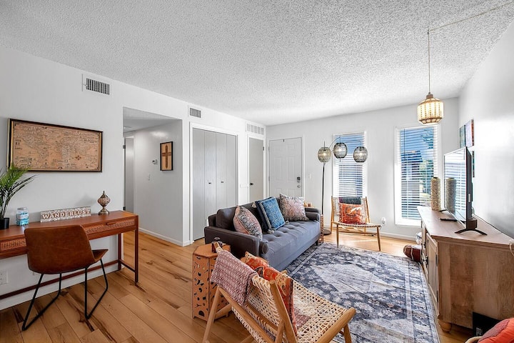 Arabian Nights - King - Airport - Tanganyika Wildlife Park, Goddard