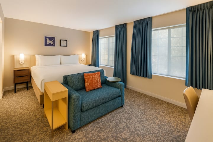 Affordability Meets Comfort! Pets Allowed, Pool! - Lawrence, MA