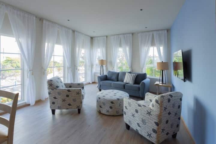 Luxury 3br Flat Located On The Historical Square - 荷屬阿魯巴