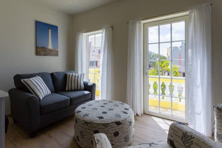 Charming 2br Apt In Oranjestad’s Historic Plaza - Aruba