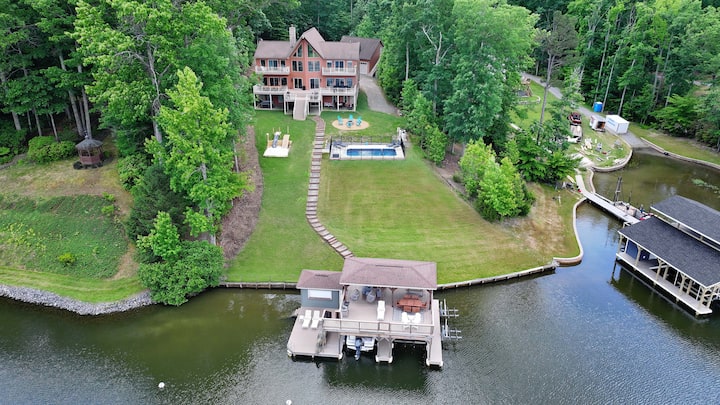 Ultimate Lka Retreat | Boatdock Heated Pool Hottub - Lake Anna, VA