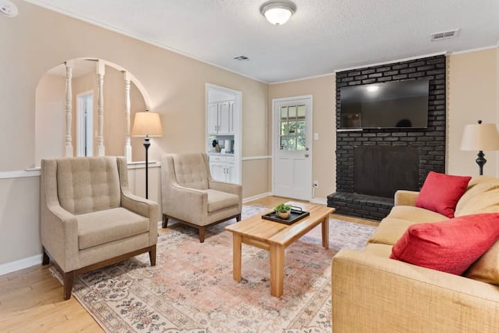 Near Parks, Dining, & Shopping - Glade Park Gem - Montgomery, AL