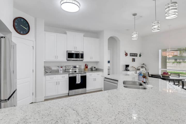 Heated Pool! Over $125 Of Free Daily Activities! - Cape Coral, FL