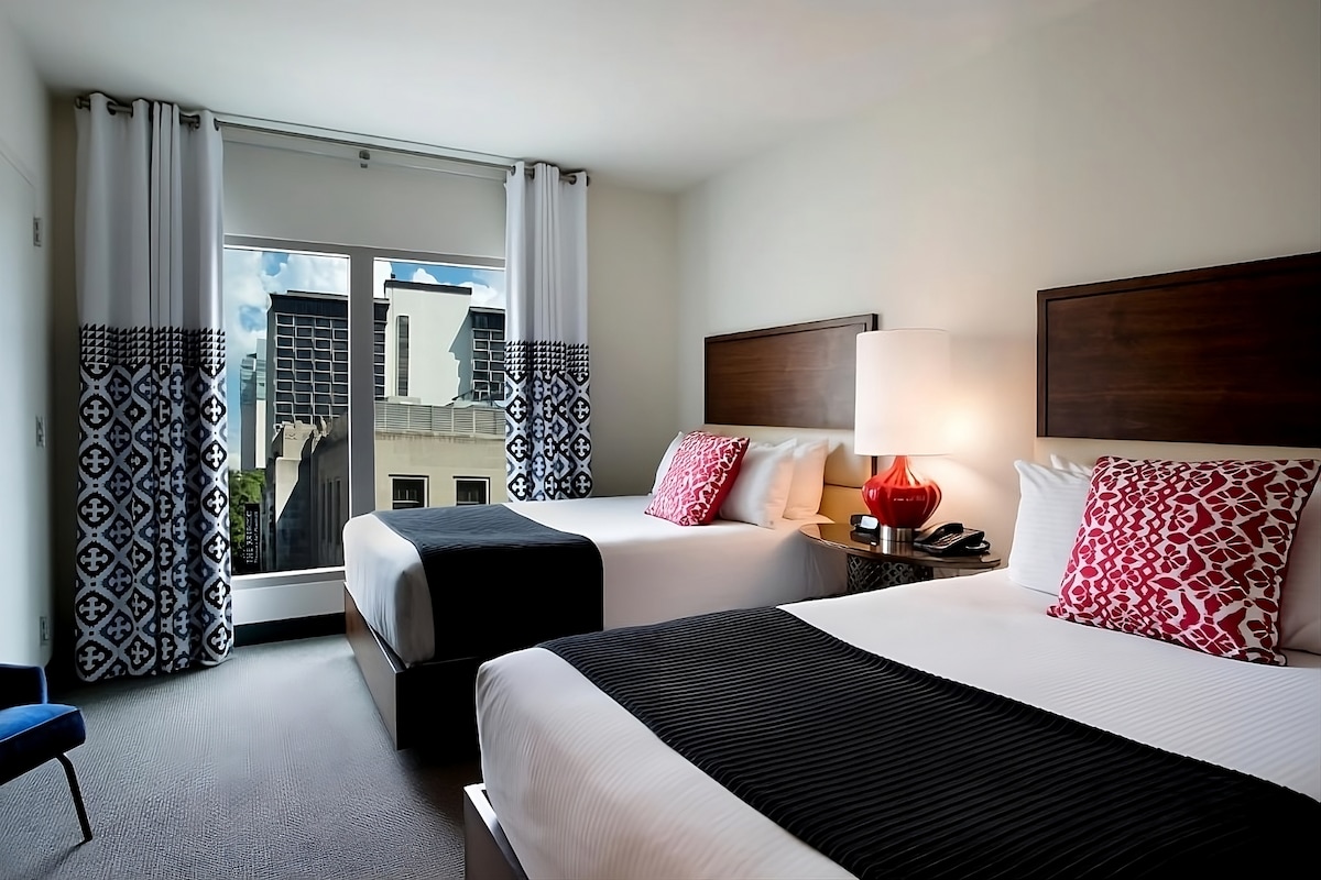 Hotel Contessa, City View Double, Outdoor Pool - Hotels for Rent in San ...