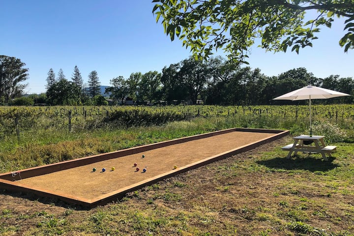 3br Renovated Vineyard Farmhouse With Bocce Ball - Healdsburg, CA