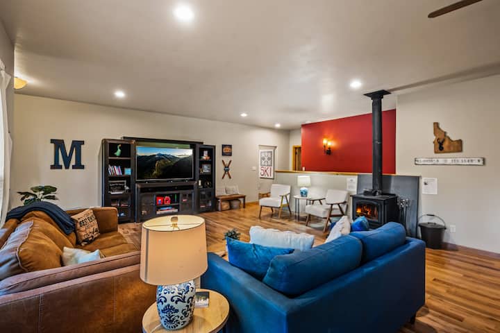 Downtown Mccall Getaway Cabin W/wifi, Game Room - McCall, ID