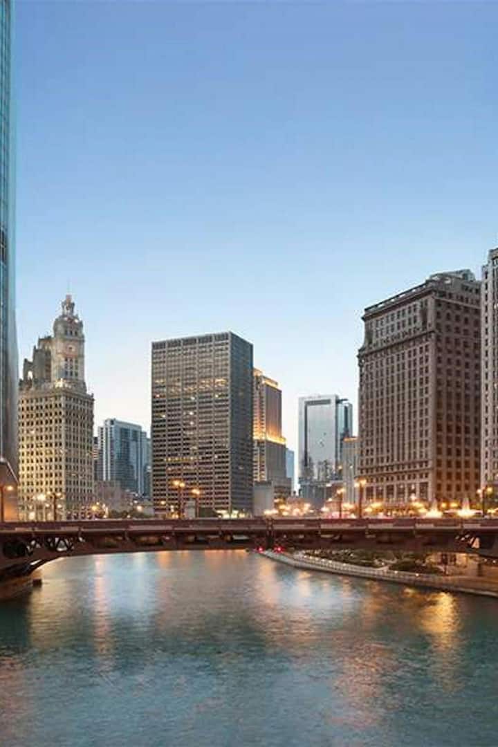 Ideal Spot Near Dining & The Riverwalk - Chicago, IL