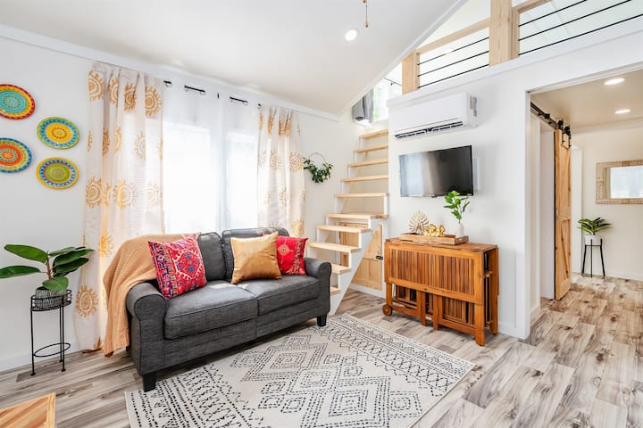 Cozy Tiny Home/firepit/outdoor Games/pets Welcome - 甘特斯維爾