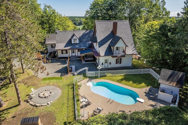 Piscine - Bord De Rivière - Spa - Les Berges Du - Québec