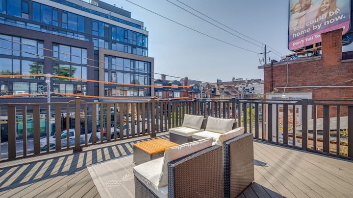 Urban Oasis, 3-bedroom Apartment At Prime Location - Toronto, ON