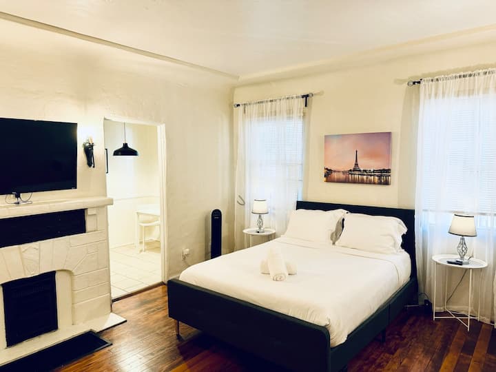 Incredible Dtlb Location Smarttv/netflix - Carson, CA