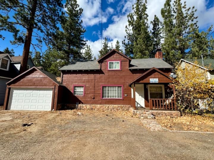 Walk To Lake & Village, Foosball Table, Fireplace - Big Bear Lake, CA