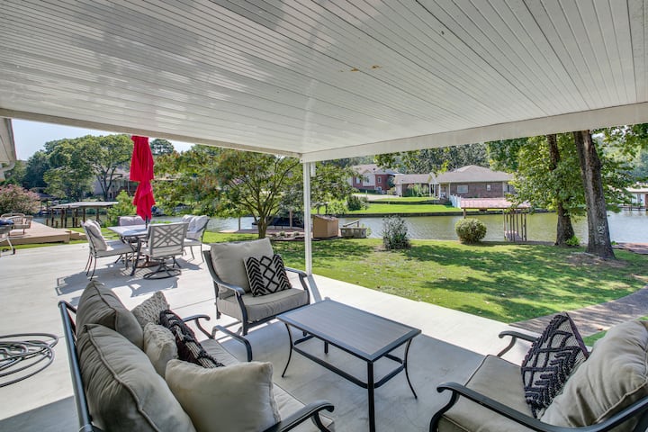 Waterfront Hot Springs Home W/ Dock & Porch! - Hot Springs, AR