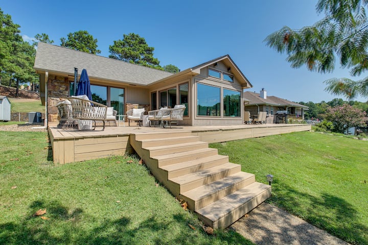 Peaceful Hot Springs Home: Deck W/ Water Views! - ホット・スプリングス, AR