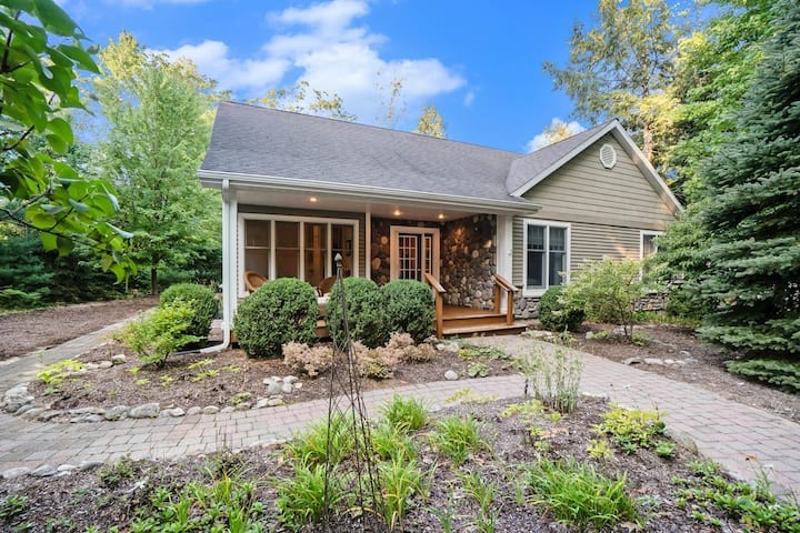 Dog-friendly 3br In Town With Lovely Garden, Decks - Glen Arbor, MI